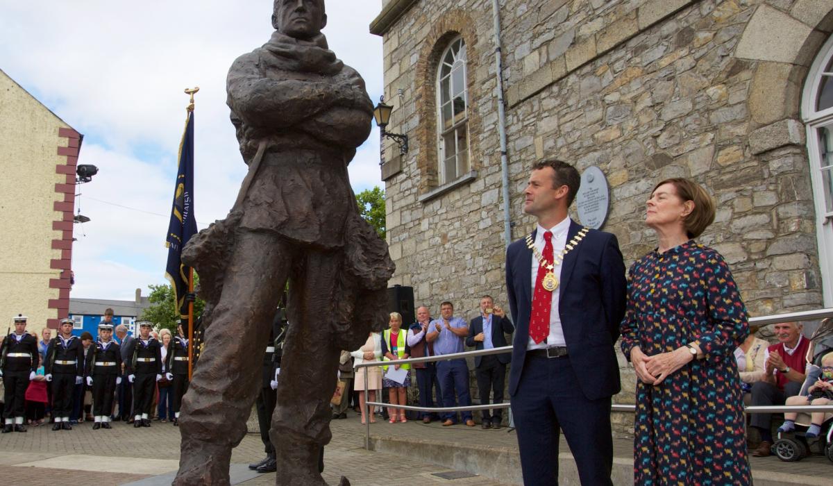 PHOTO GALLERY: Shackleton statue marks 100th anniversary of rescue ...