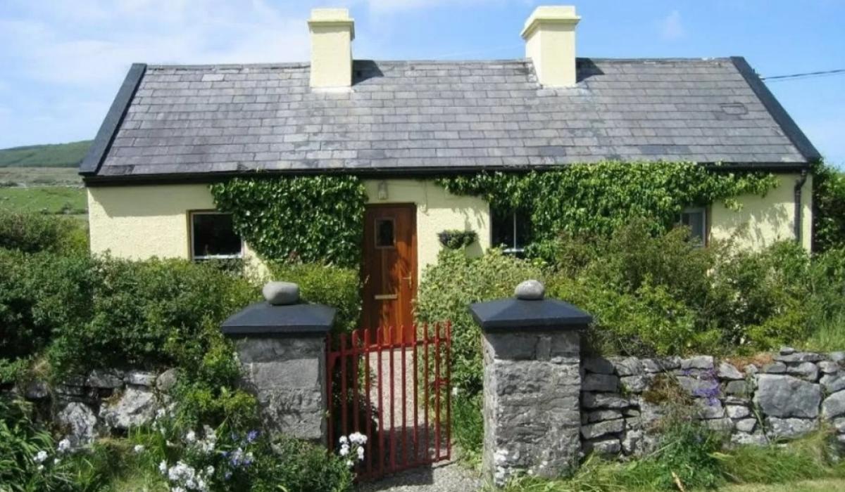 PROPERTY WATCH: This €120,000 cottage in a famed Irish town is the ...