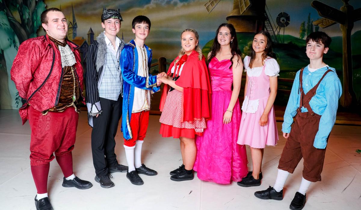 KILDARE SNAPS: Smash and Grab and The Big Bad Wolf panto at the Moat ...