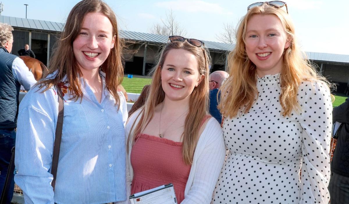 PHOTO GALLERY: Curragh races kicks off Kildare's flat racing season ...
