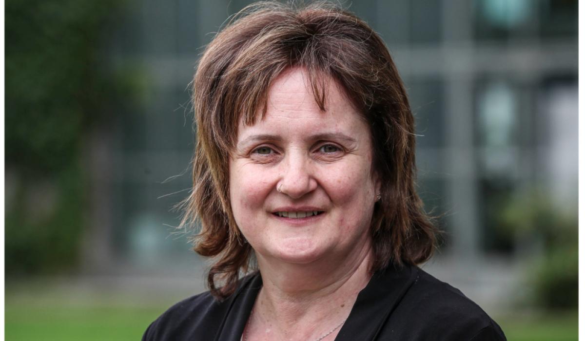 Alzheimer Society calls for mothers living with dementia to be ...