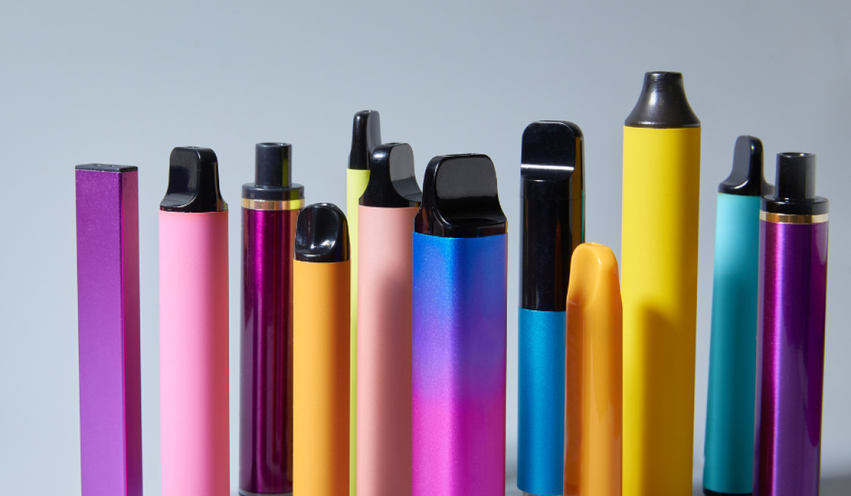 SAFETY ALERT: HSE warns Irish people to 'stop using' these vapes amid ...