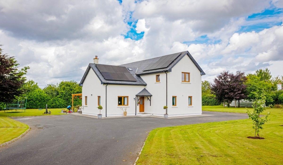 PICTURES: Kildare house in prime location on the market for €495,000 ...
