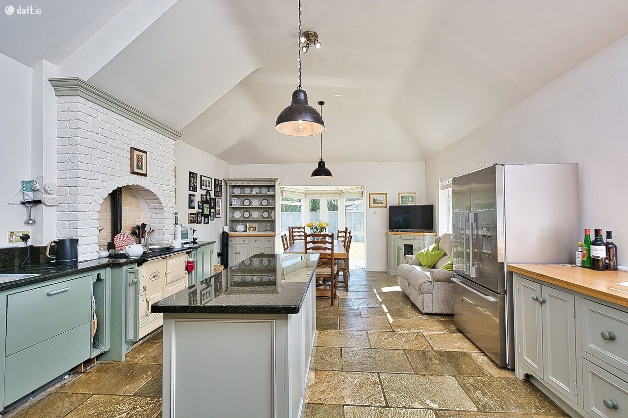 KILDARE PROPERTY WATCH: Rathmore home comes with a family apartment and ...